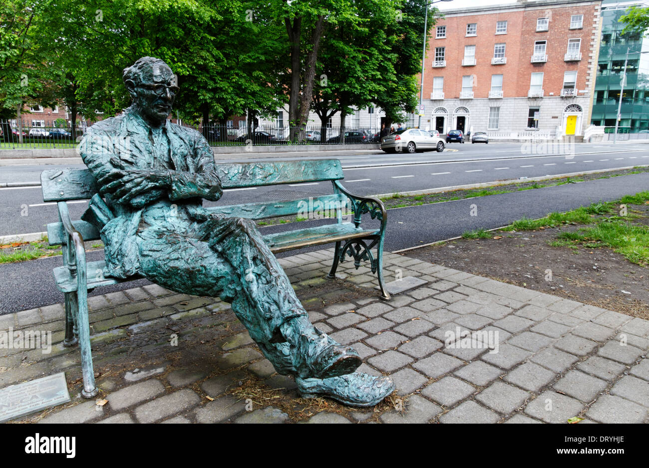 Patrick kavanagh sculpture hi-res stock photography and images - Alamy