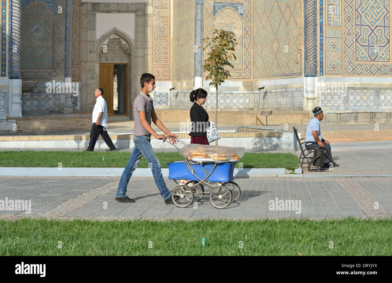 Carrying bread hi-res stock photography and images - Alamy