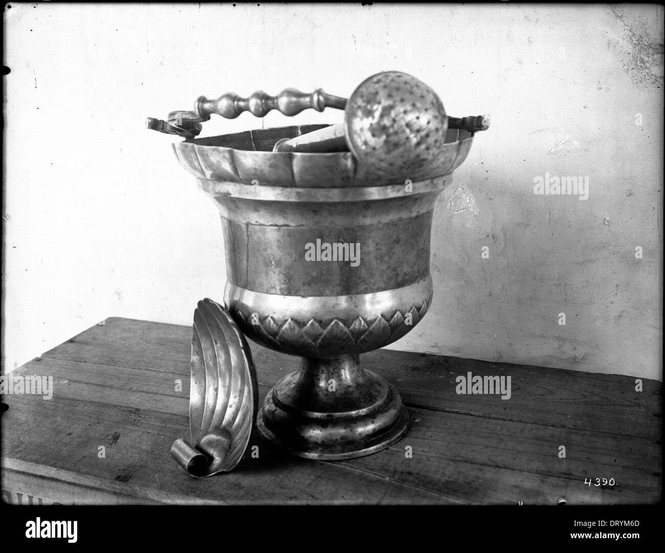 The Aspergent shell and aspersorium at Mission San Carlos Borromeo in ...