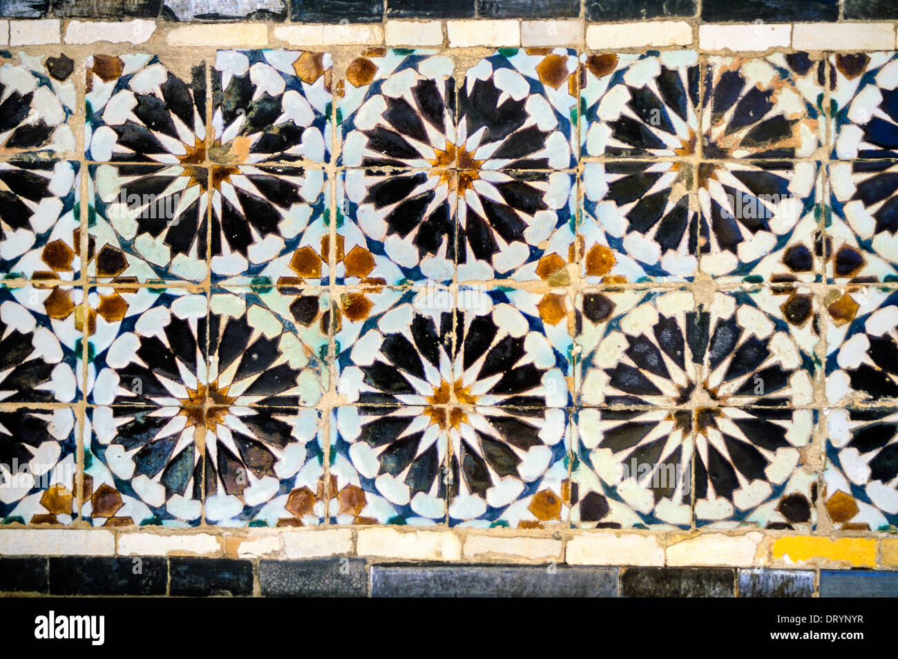 Tunisia tile islamic arab art hi-res stock photography and images - Alamy