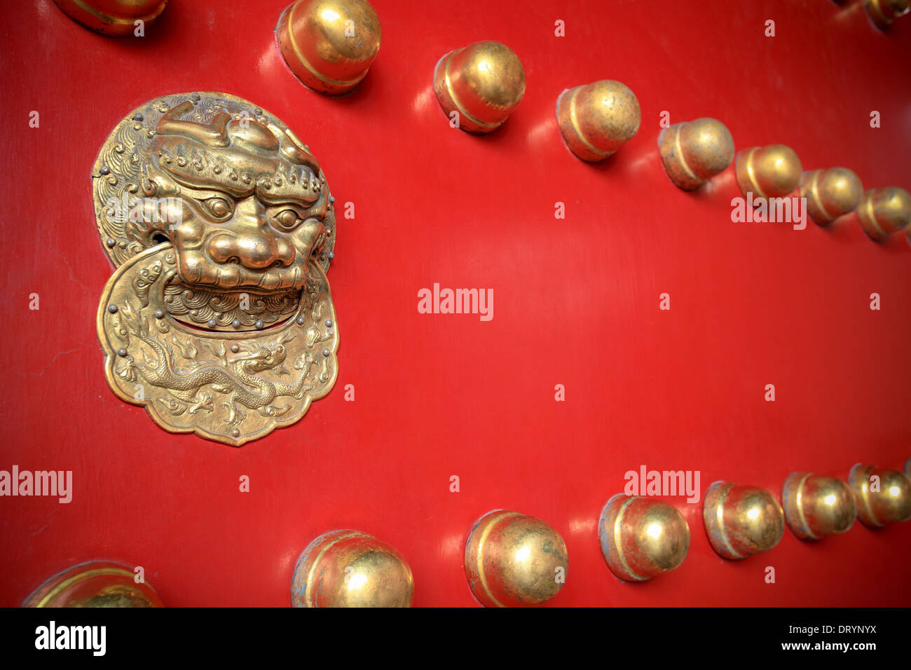 Traditional chinese door design door hi-res stock photography and ...