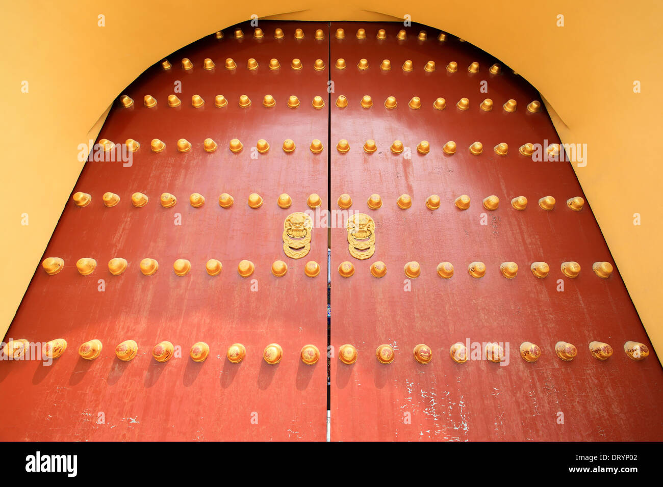 Gate perspective hi-res stock photography and images - Alamy