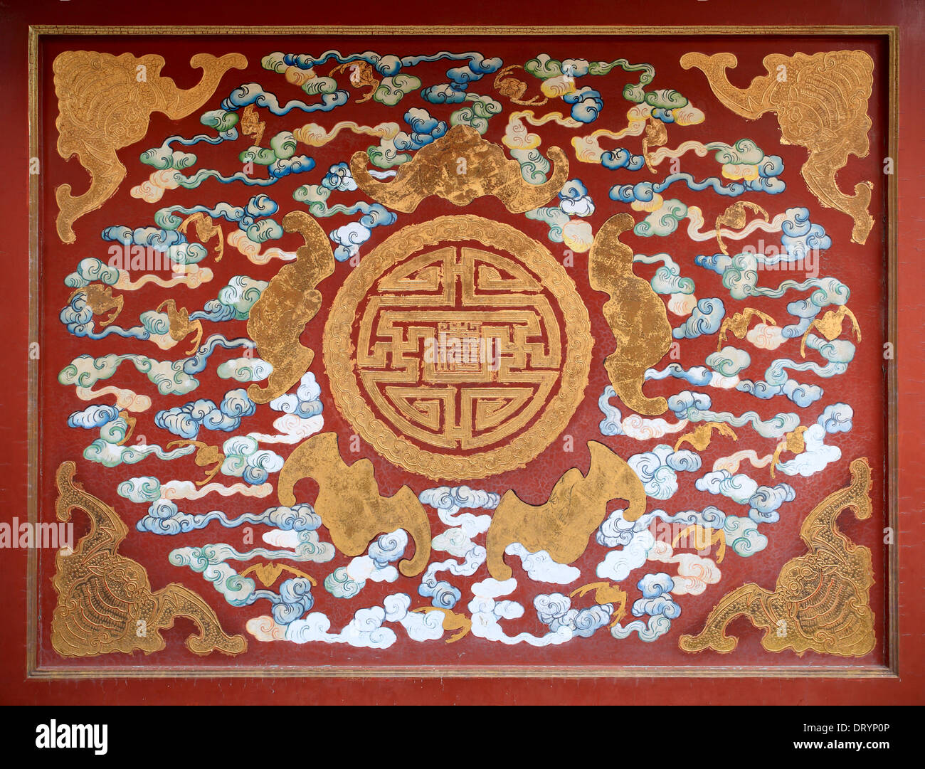 chinese bat pattern on the red door Stock Photo - Alamy