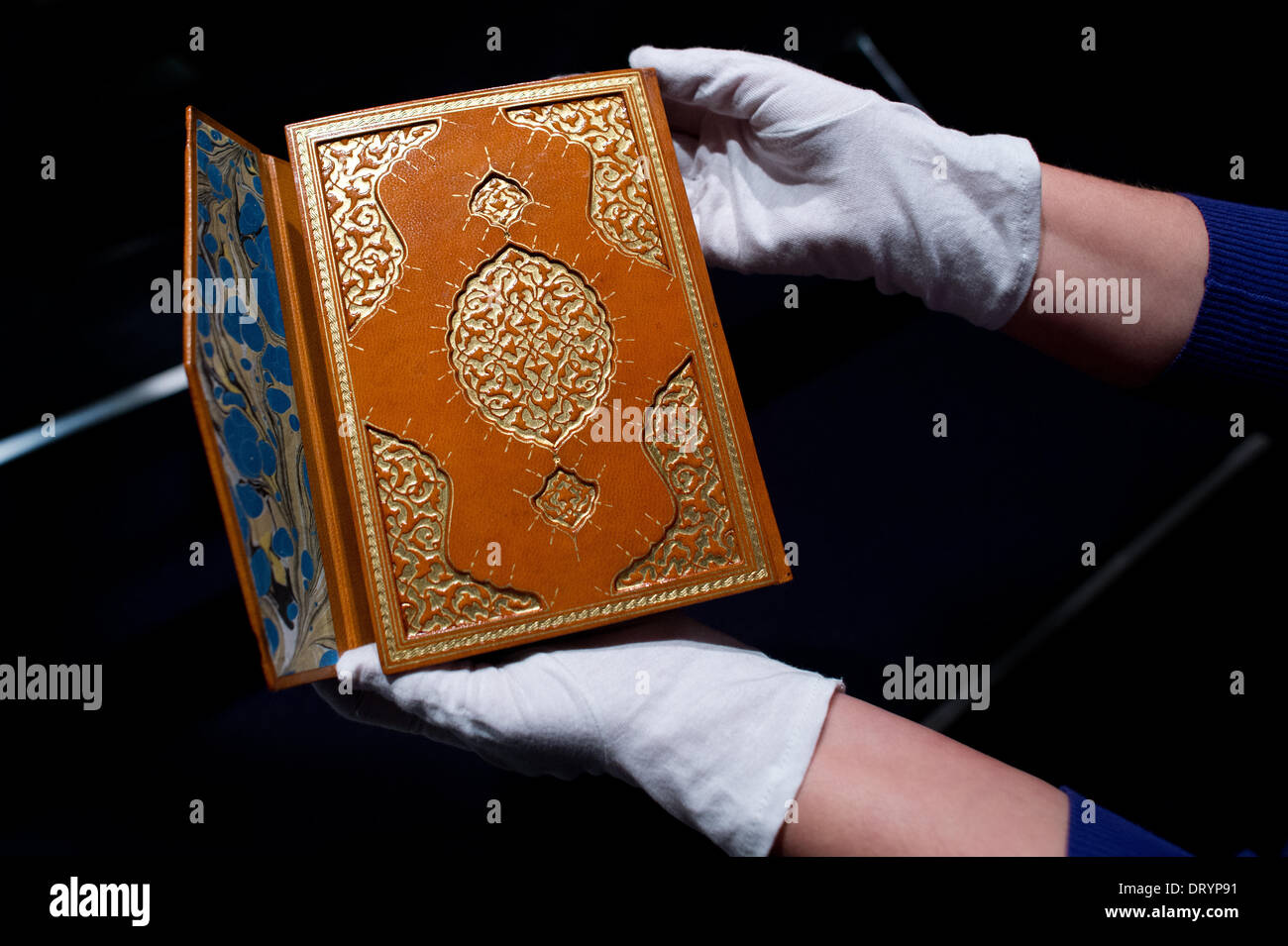 Arabic script paper hi-res stock photography and images - Alamy