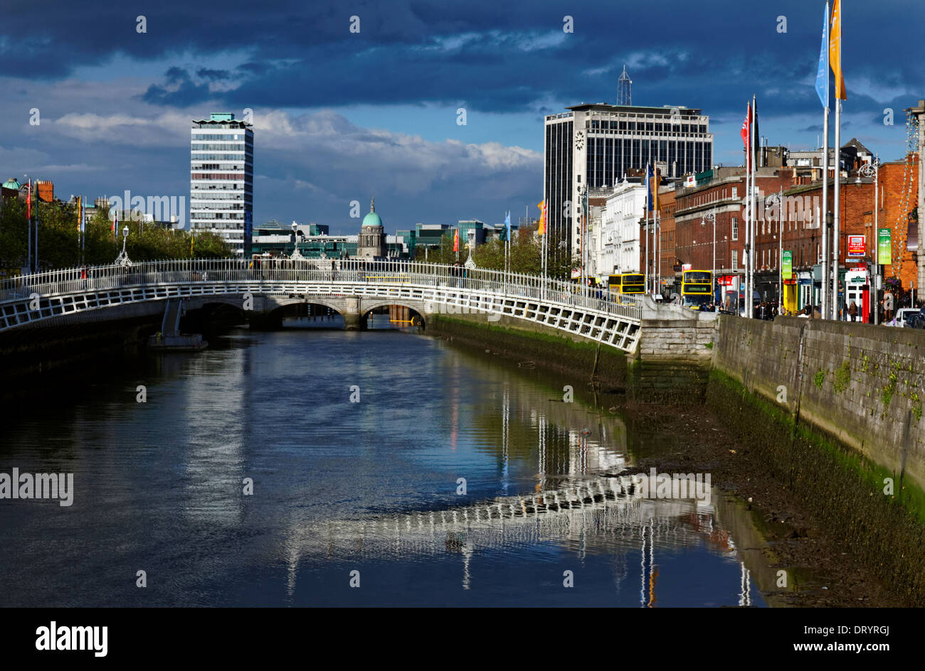 The Ha'penny Bridge over the River Liffey in Dublin, Ireland Stock ...