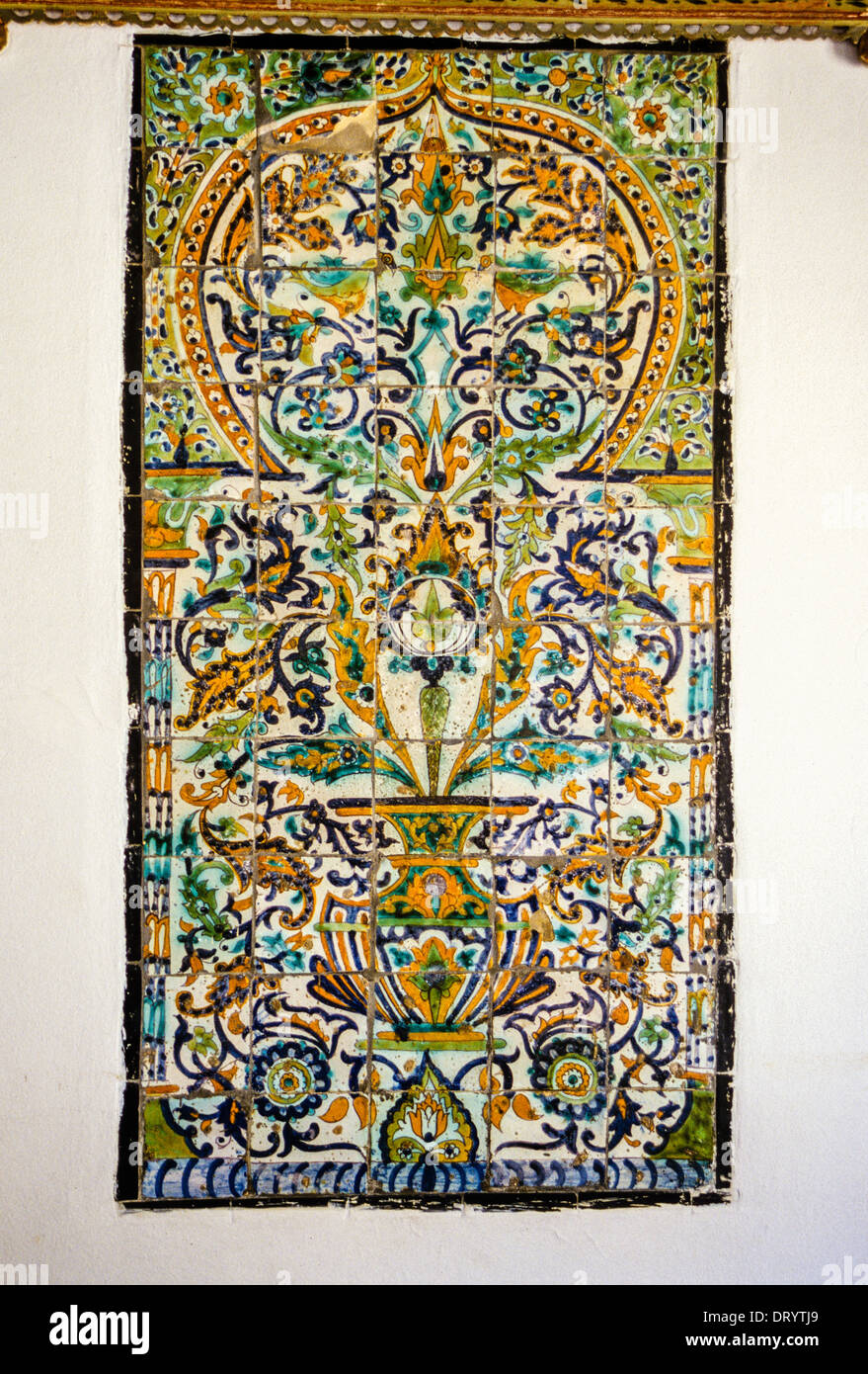 Ceramics tunis medina tunisia tiles hi-res stock photography and images ...