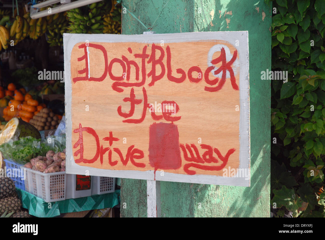 Dont block driveway sign hi-res stock photography and images - Alamy