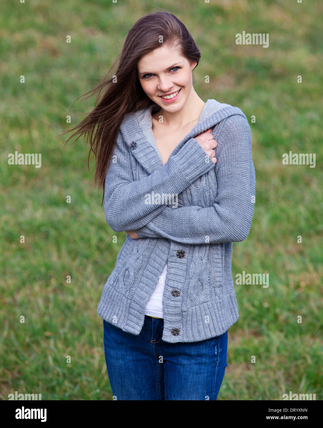Attractive teenage girl outside hi-res stock photography and images - Alamy