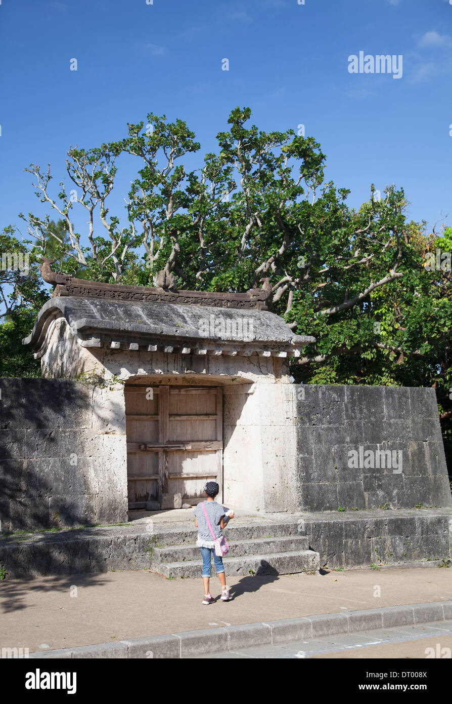 Shuri castle gate hi-res stock photography and images - Alamy