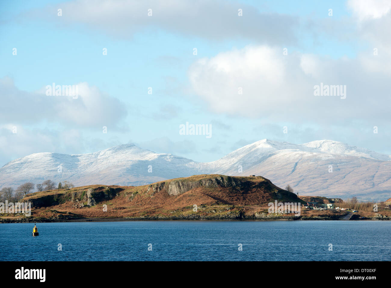Isle of mull ferry hi-res stock photography and images - Alamy