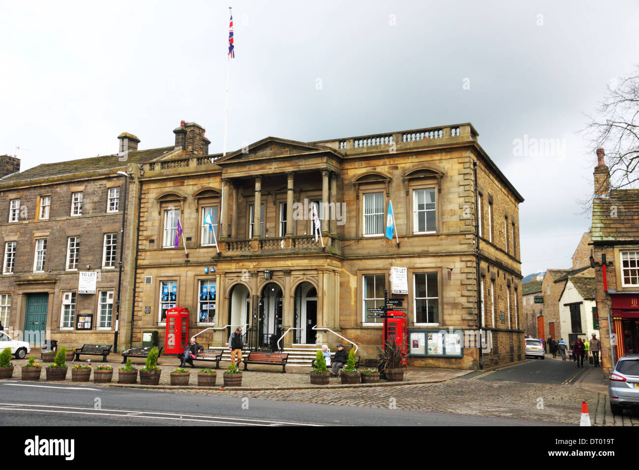 A classical style building in a Northern mill town Stock Photo - Alamy