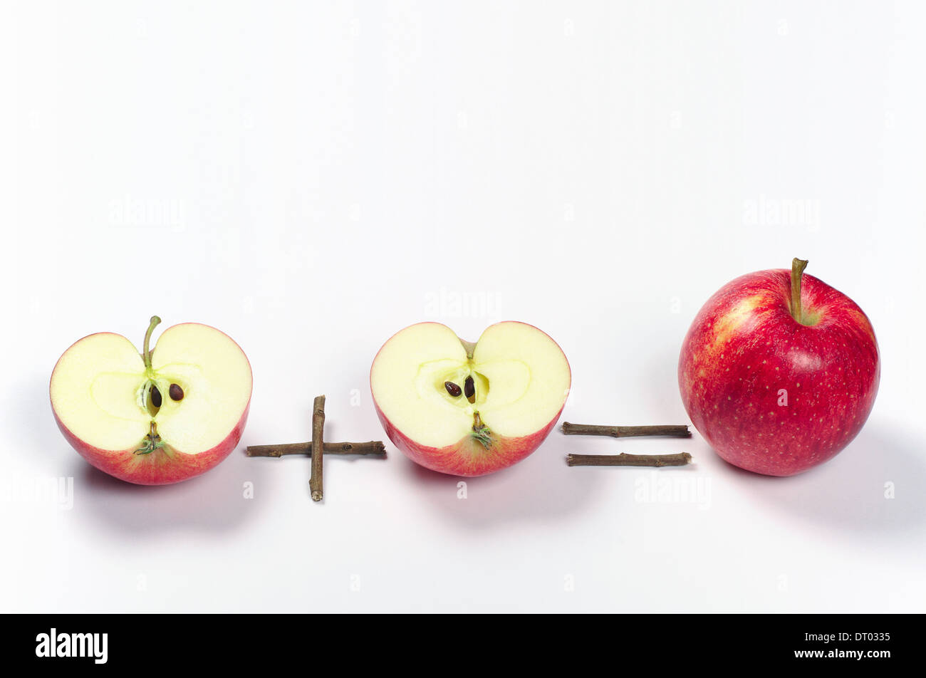 Two apple halves hi-res stock photography and images - Alamy