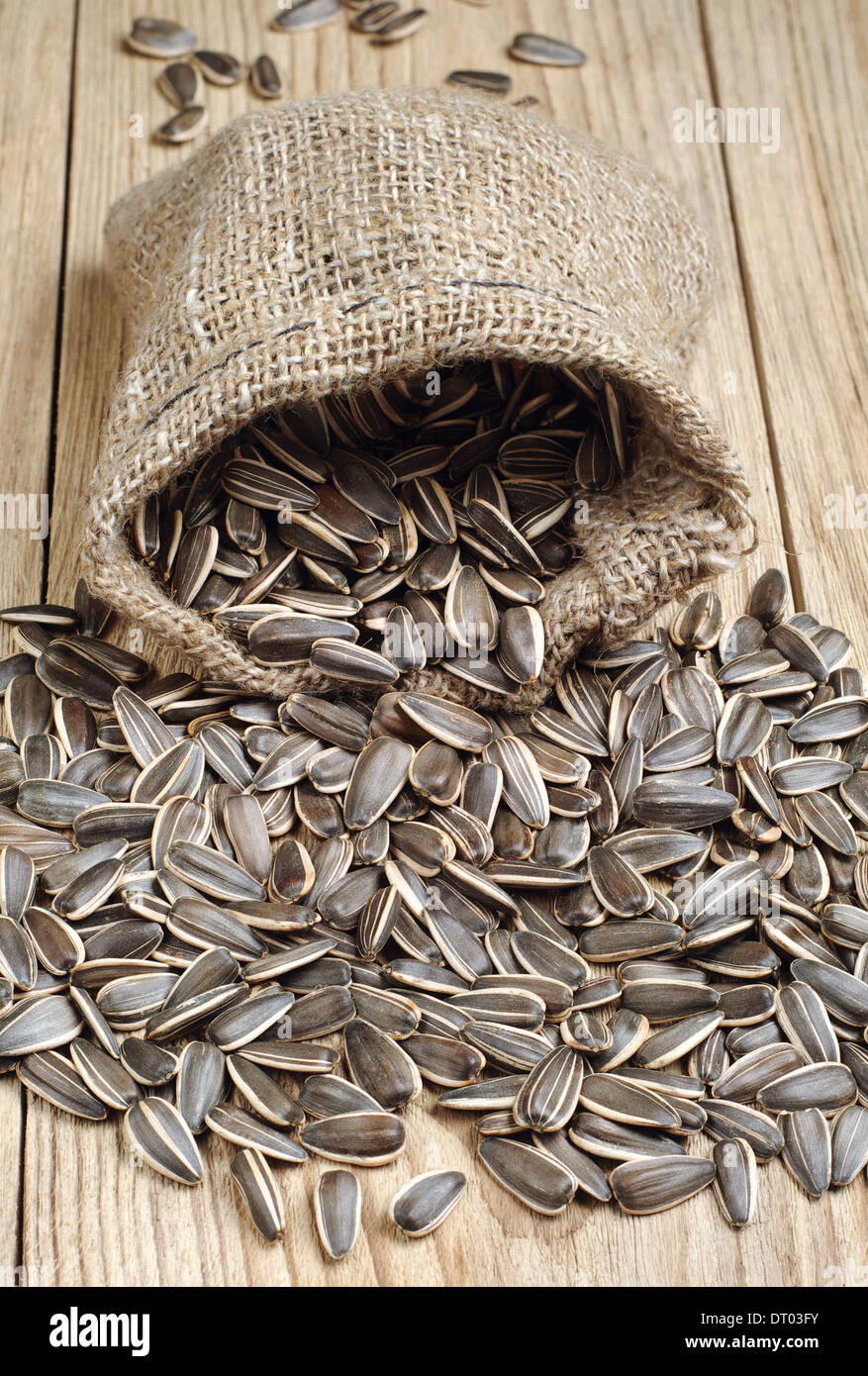 Sack of seeds hi-res stock photography and images - Alamy