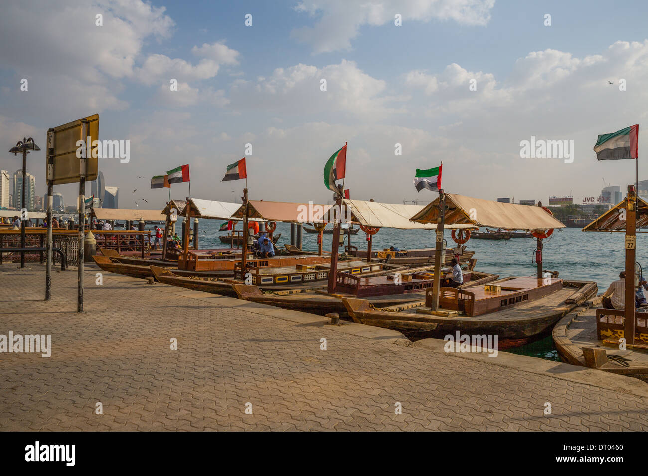 Traditional Abra in Dubai creek Stock Photo - Alamy