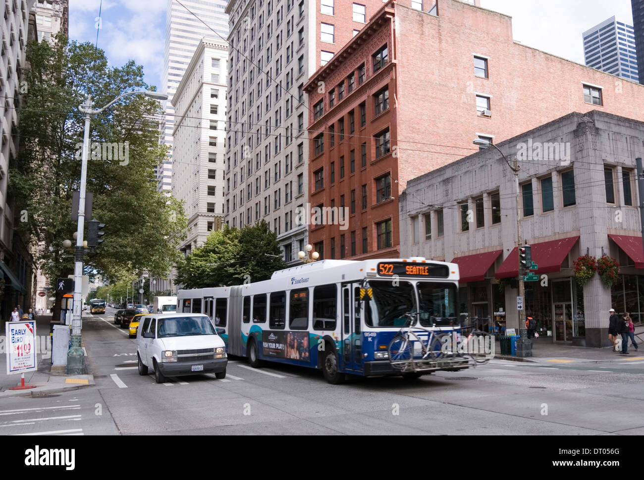 Bus bicycle hi-res stock photography and images - Alamy