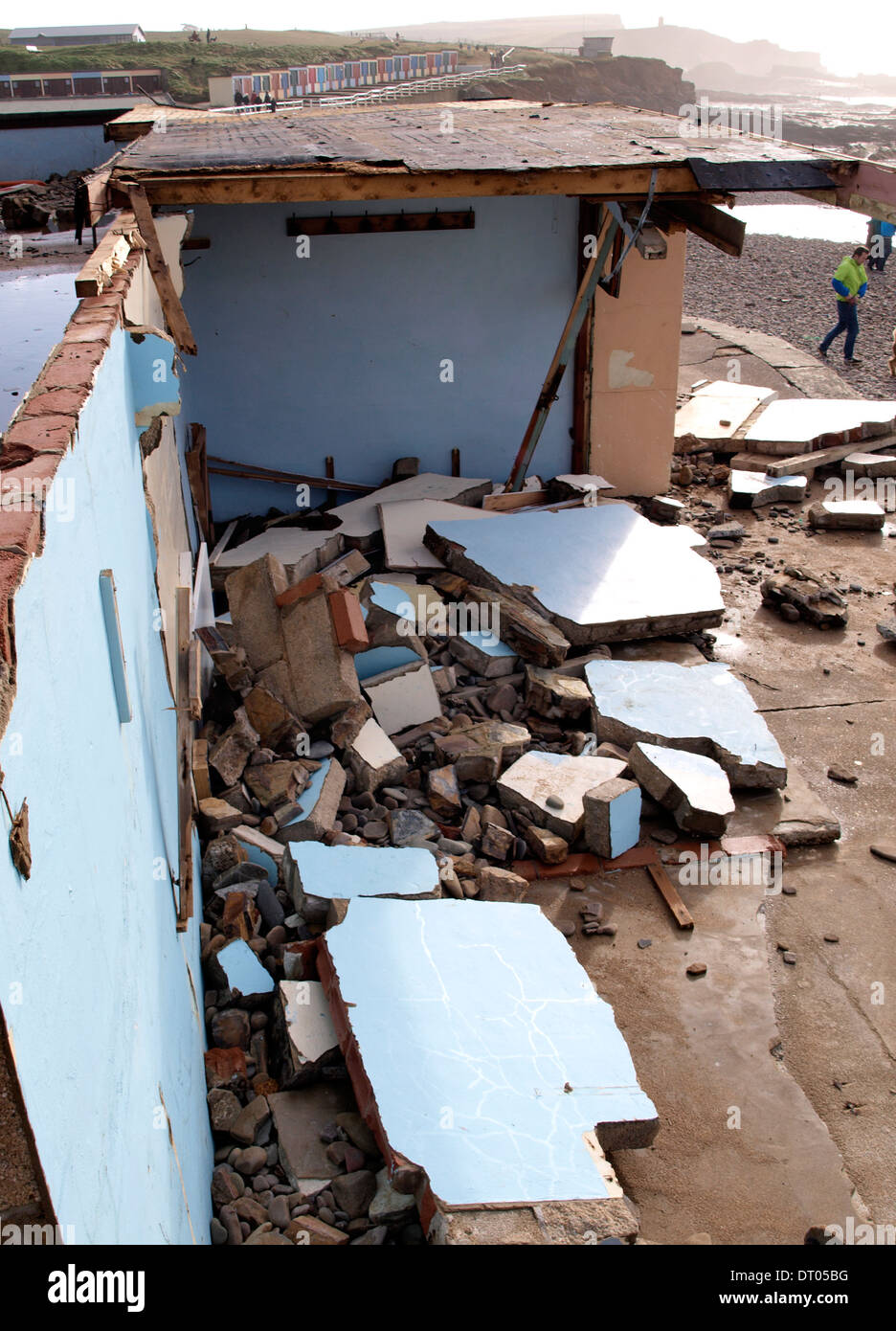 Bude cornwall beach huts crooklets hi-res stock photography and images ...