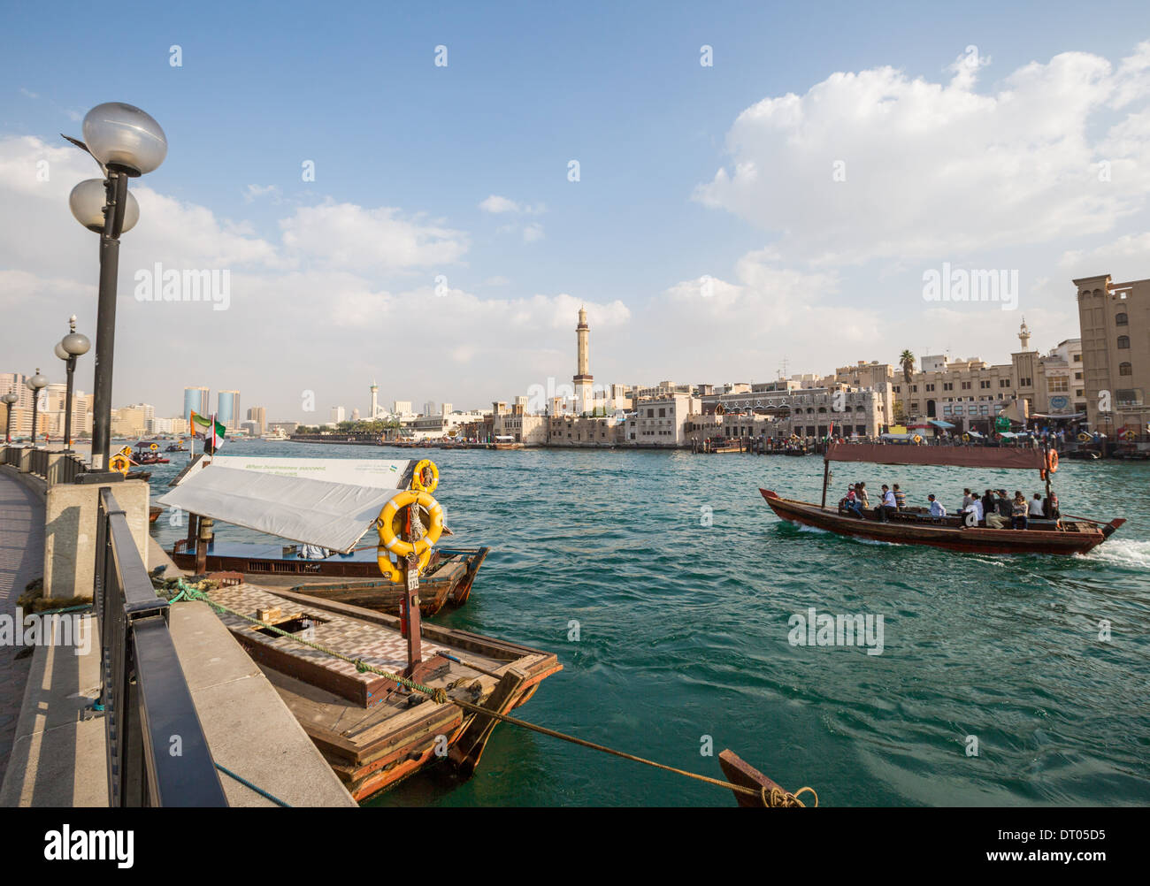 Traditional Abra in Dubai creek Stock Photo - Alamy