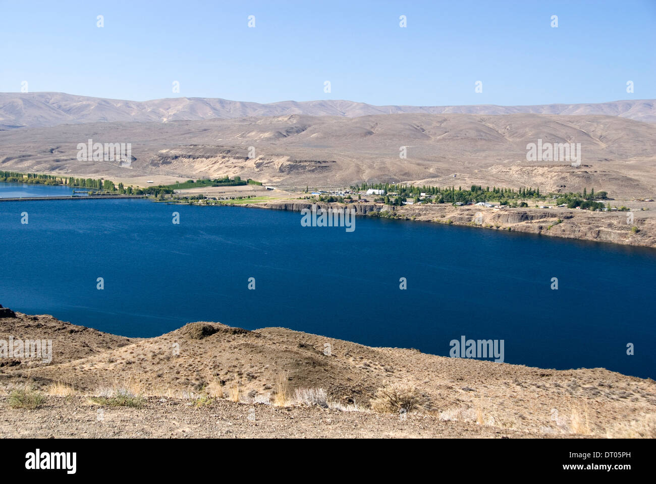 Columbia River Gorge and Vantage, WA USA. Desert landscape with ...