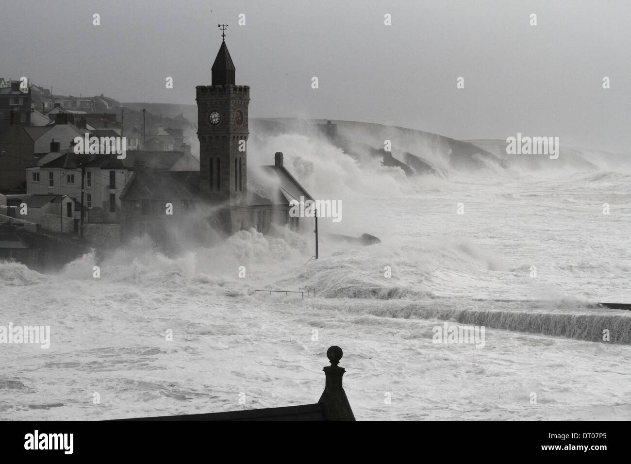Storm damage harbour hi-res stock photography and images - Alamy