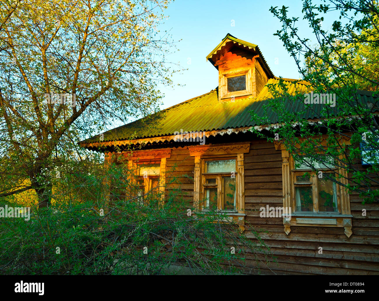 rural wooden log house Stock Photo - Alamy