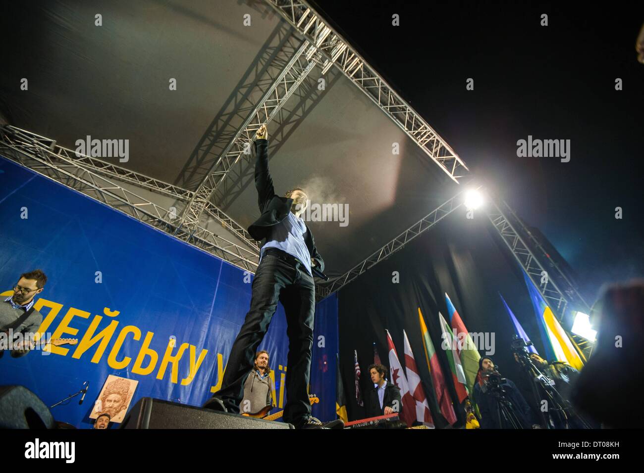 Svyatoslav Vakarchuk and group Okean Elzy on Independence Square ...