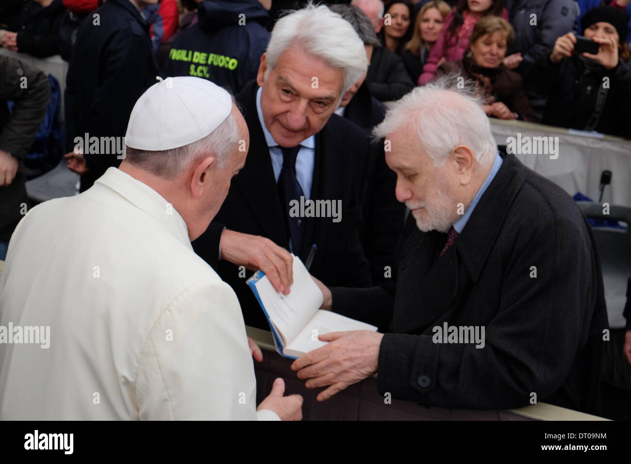 Nato vaticano hi-res stock photography and images - Alamy