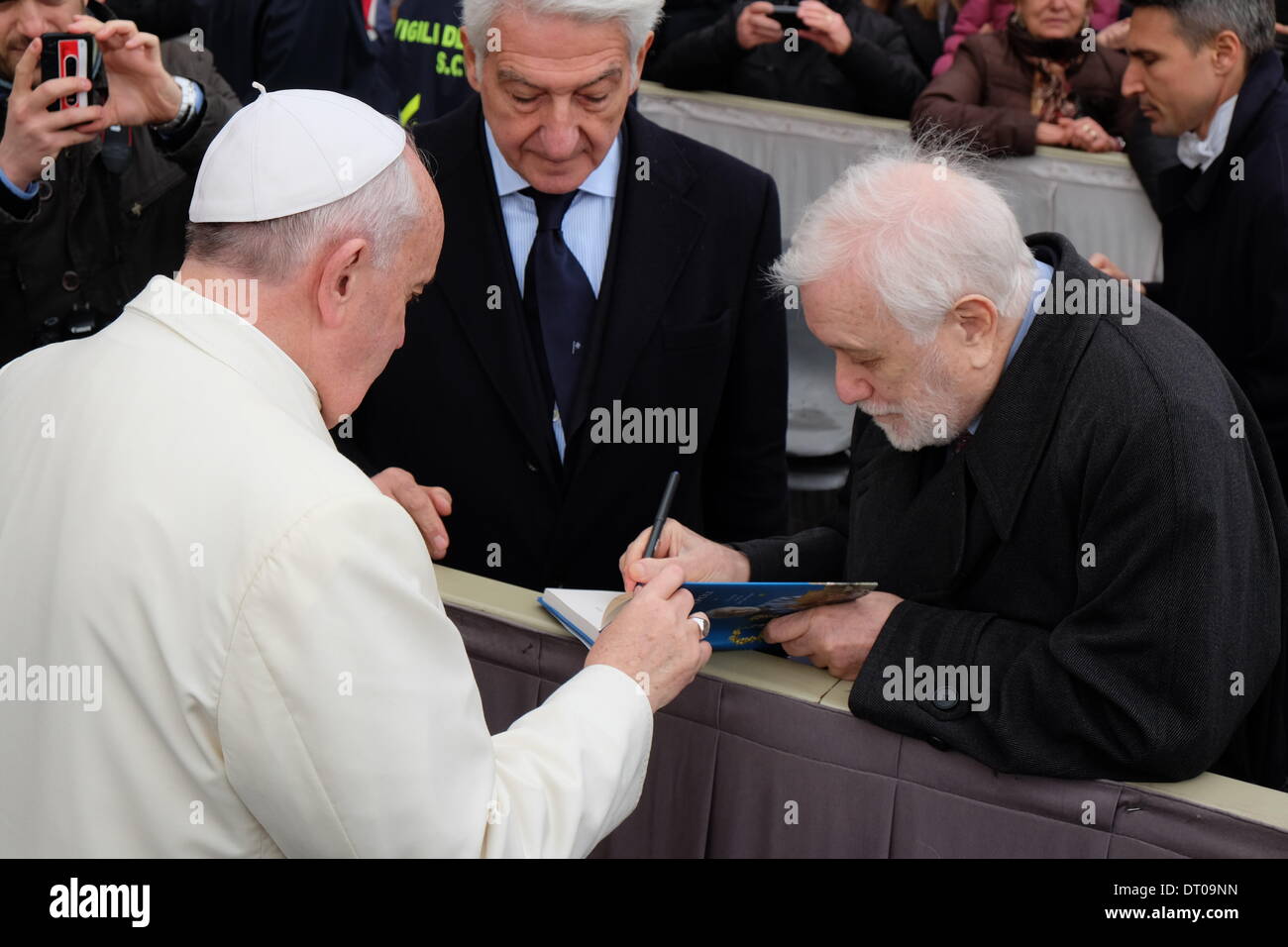 Nato vaticano hi-res stock photography and images - Alamy