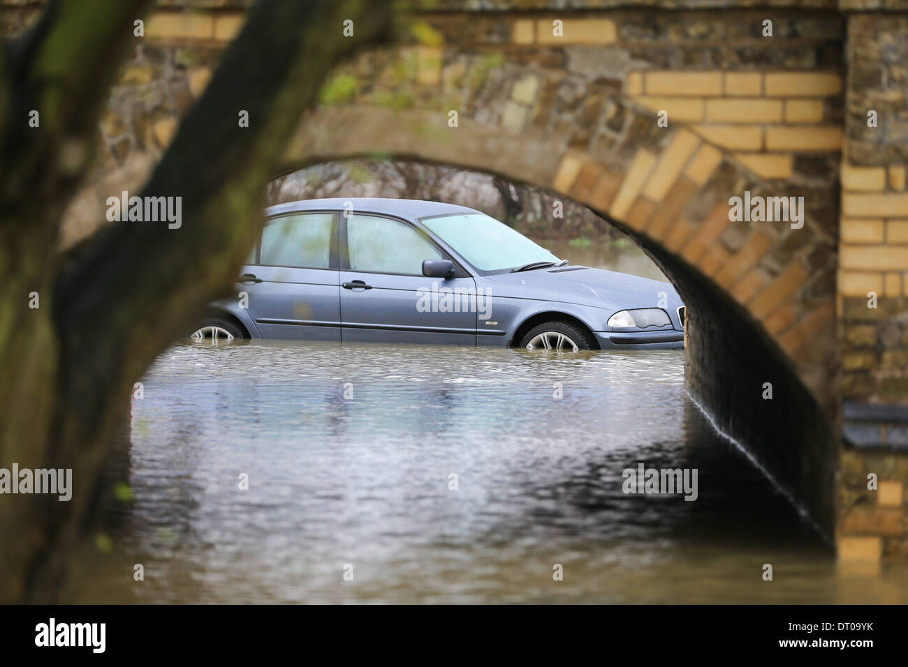 FLOODING IN ST IVES CAMBRIDGESHIRE AFTER RIVER GREAT OUSE BURST ITS ...