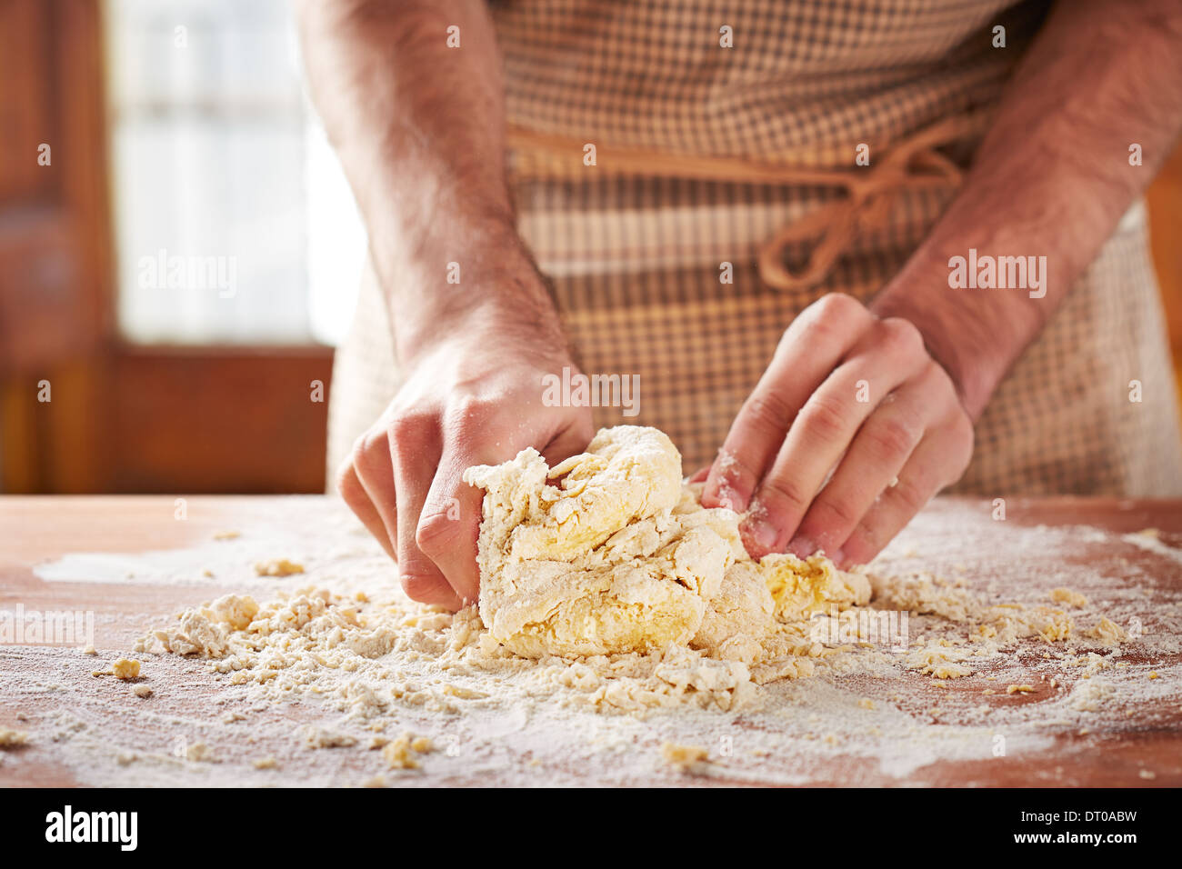 Hands table food hi-res stock photography and images - Alamy