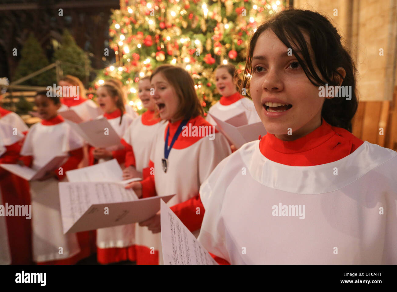 ELY CATHEDRAL GIRLS CHOIR REHEARSING FOR THE CHRISTMAS CAROL SERVICE ...