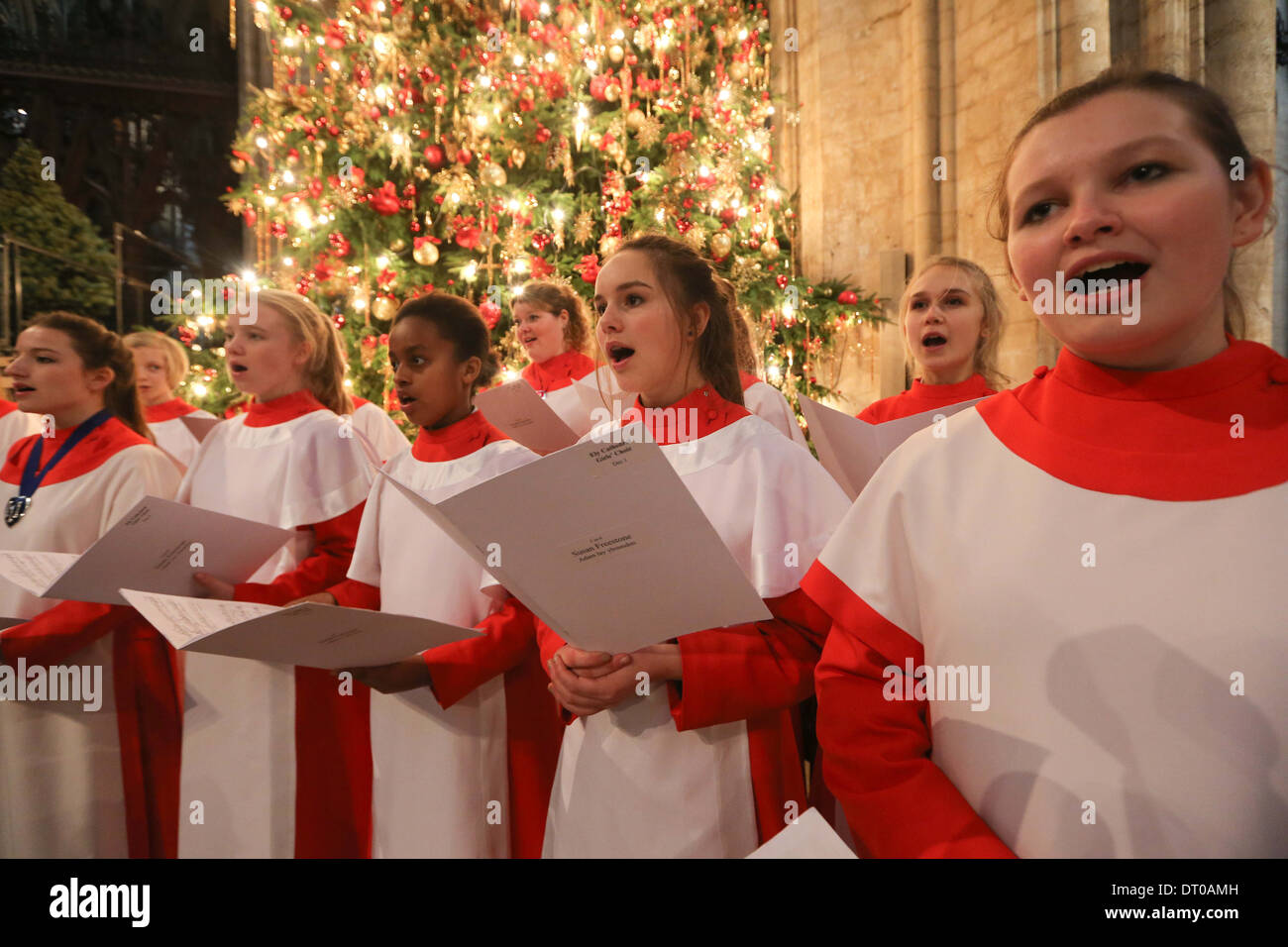 ELY CATHEDRAL GIRLS CHOIR REHEARSING FOR THE CHRISTMAS CAROL SERVICE ...