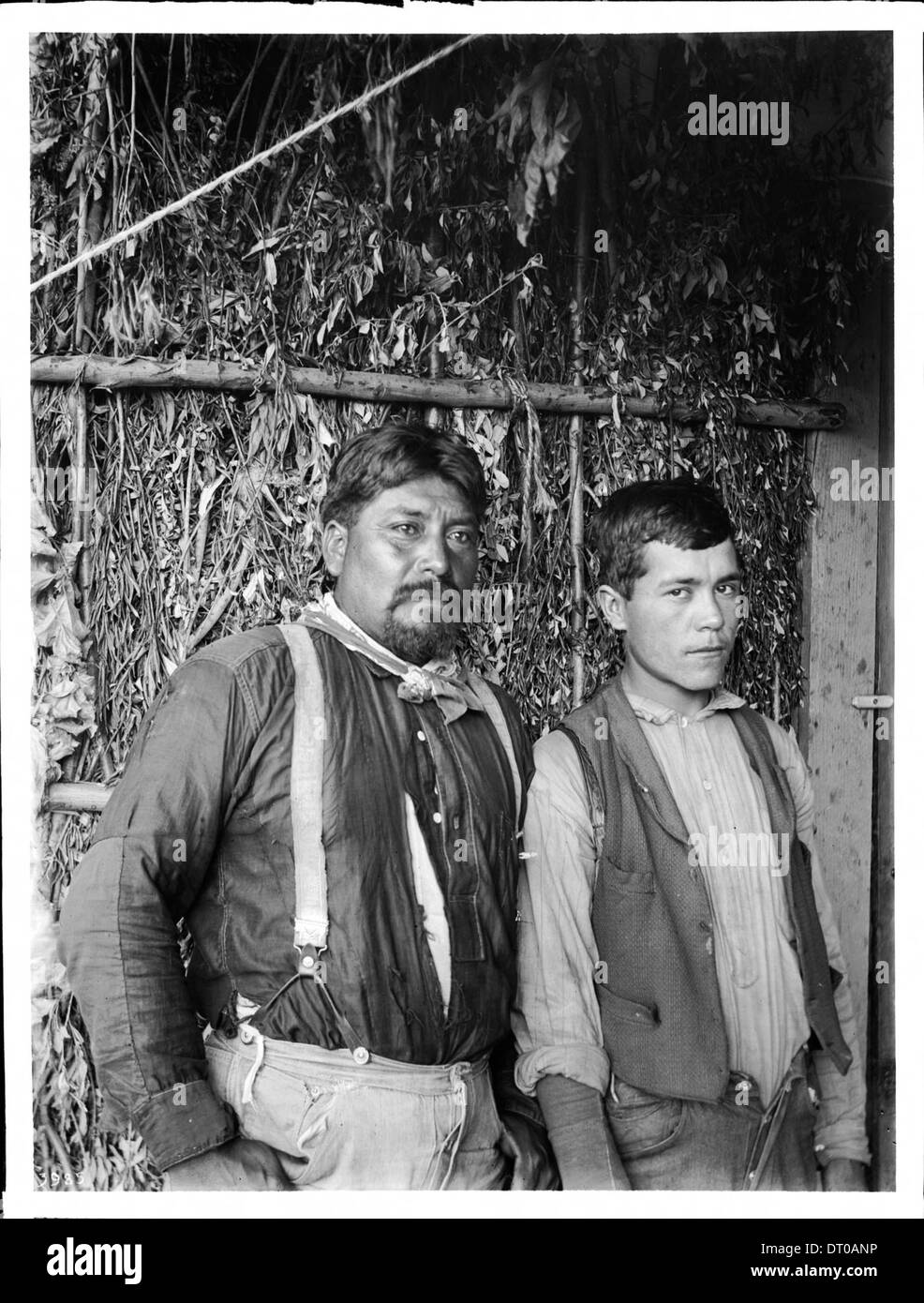 Father son indigenous tribe in hi-res stock photography and images - Alamy