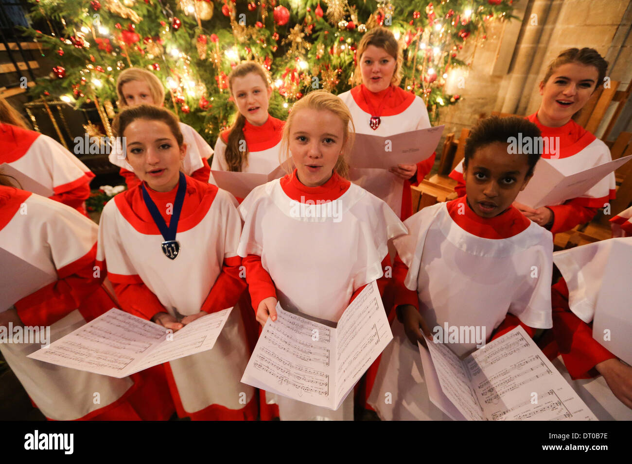 ELY CATHEDRAL GIRLS CHOIR REHEARSING FOR THE CHRISTMAS CAROL SERVICE ...