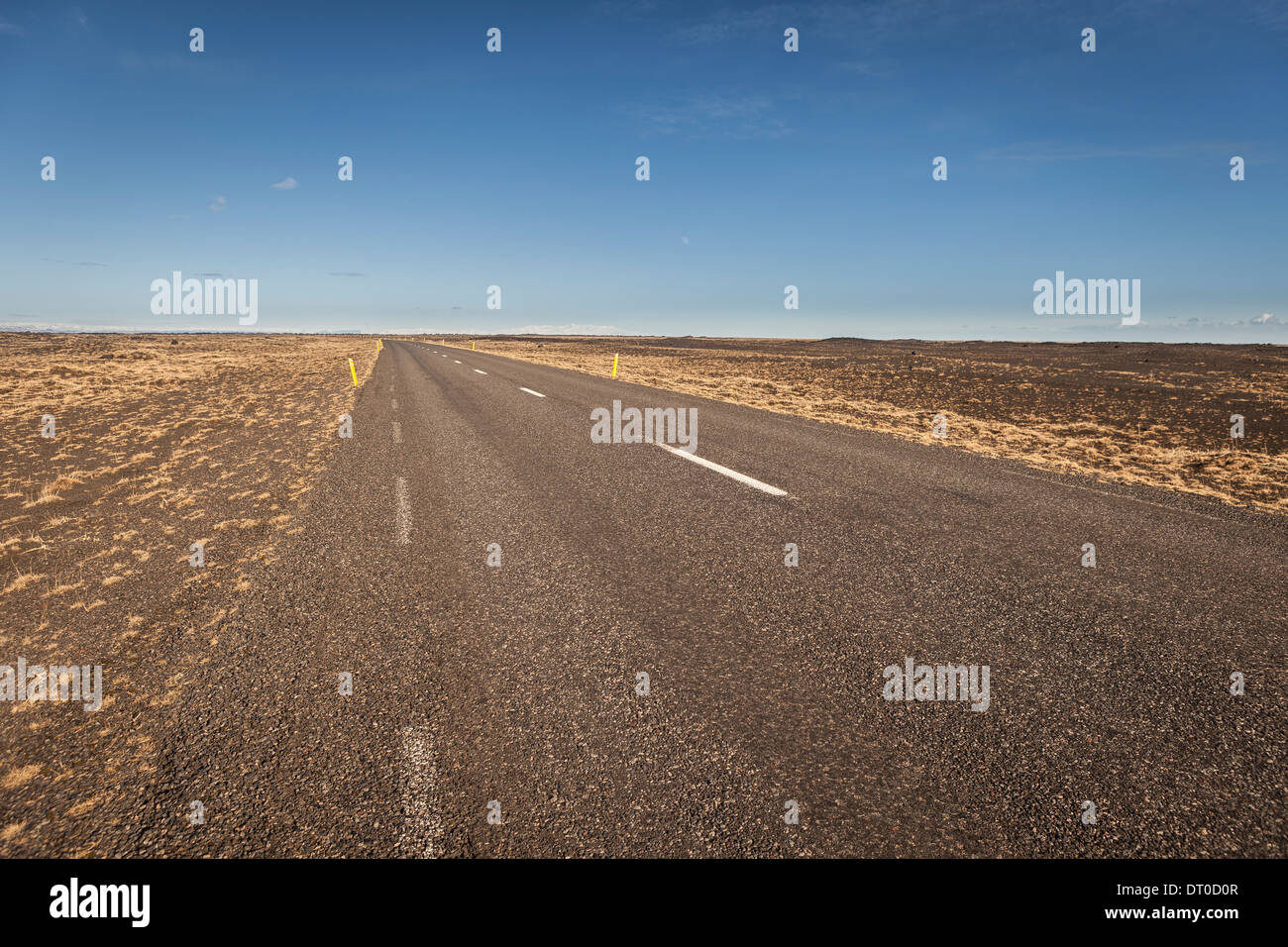 Rural road empty hi-res stock photography and images - Alamy