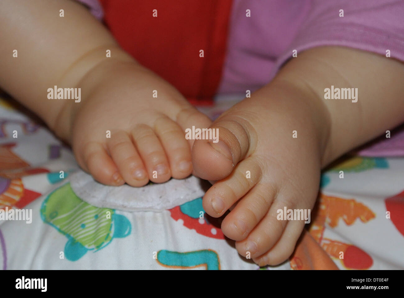 babies tiny feet and toes Stock Photo - Alamy