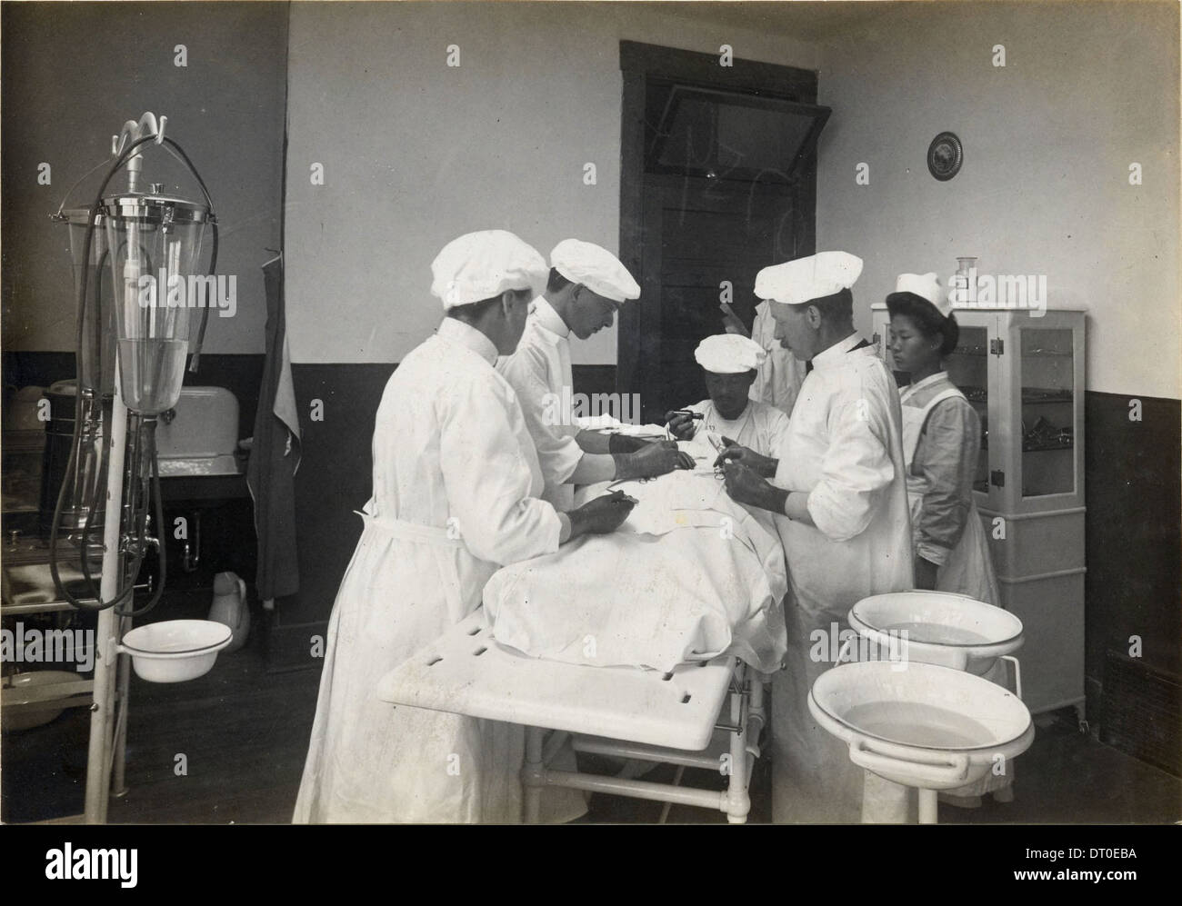 Early 1900s doctor surgery hi-res stock photography and images - Alamy