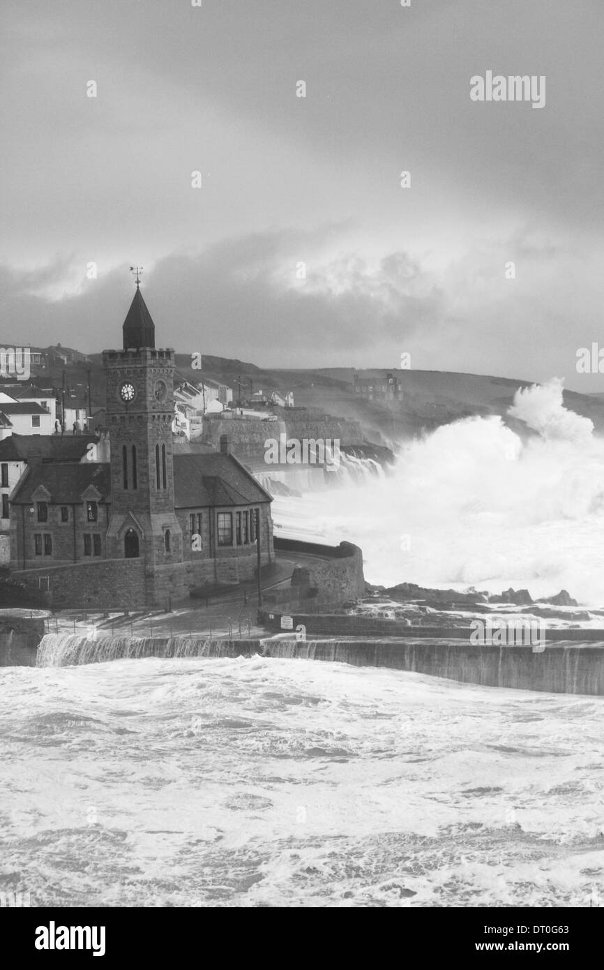 Waves crashing in on Black and White Stock Photos & Images - Alamy