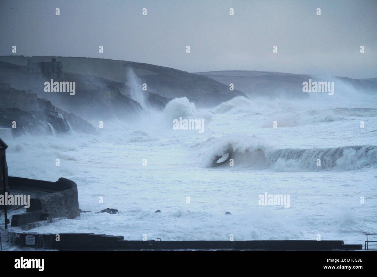 Porthleven storm 2014 hi-res stock photography and images - Alamy