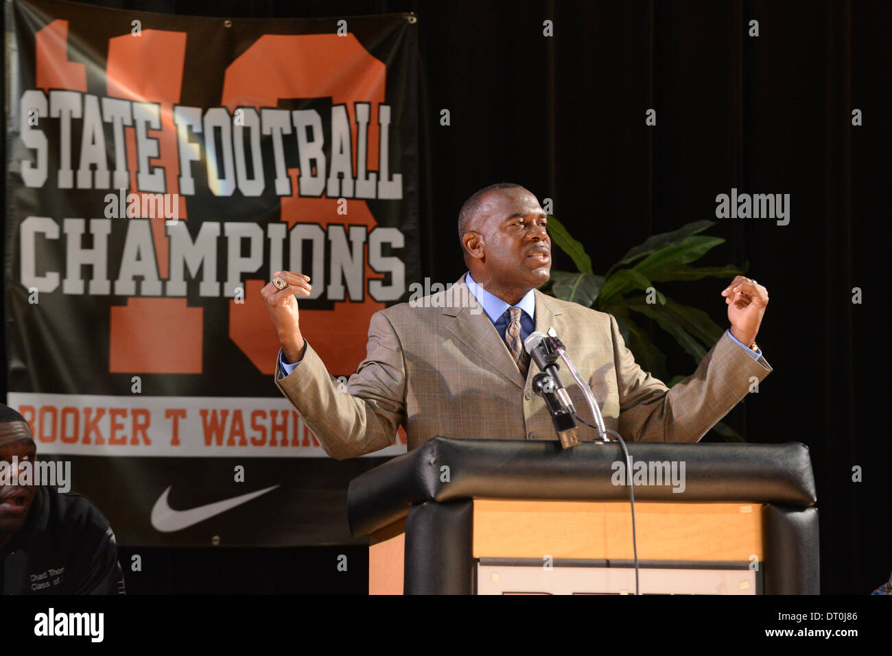 February 5, 2014: Head coach Tim ''Ice'' Harris of Booker T. Washington ...