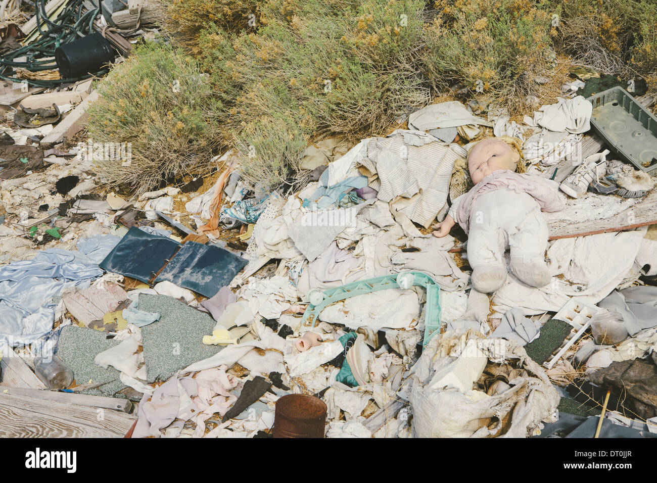 Paper doll hi-res stock photography and images - Alamy