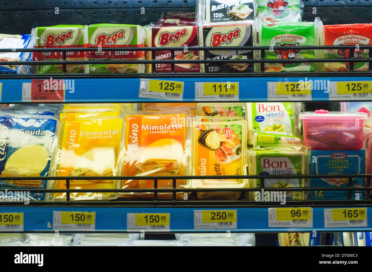 Supermarket cheese display hi-res stock photography and images - Alamy