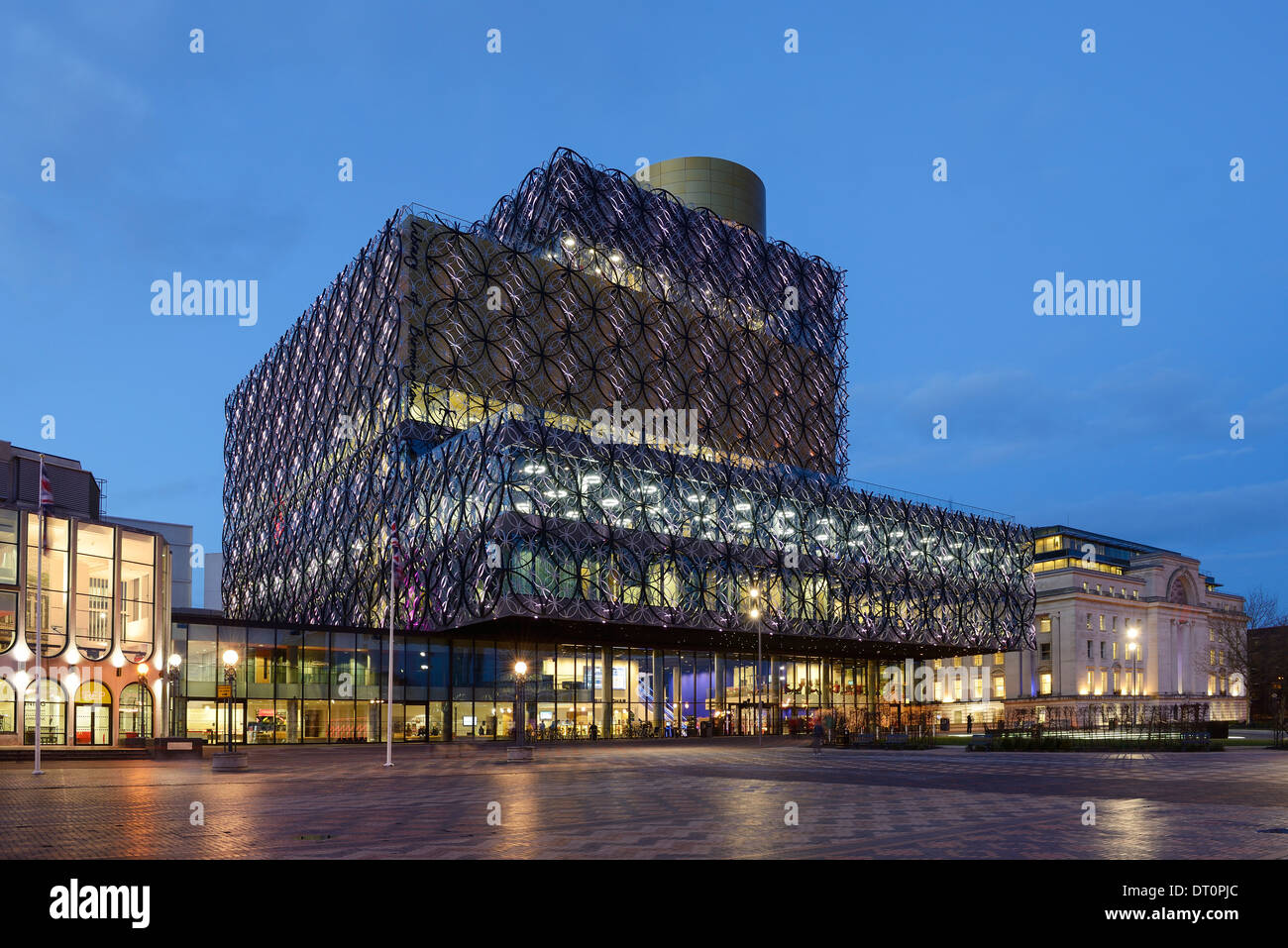 The Library of Birmingham exterior at dusk Stock Photo - Alamy
