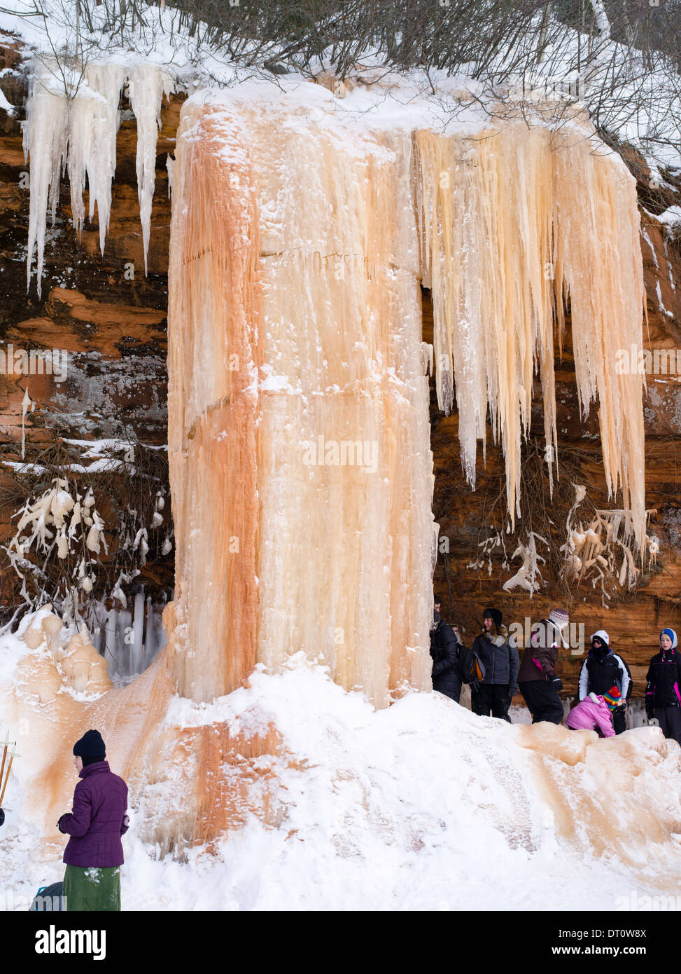 People gather to marvel at the Apostle Island Ice Caves, Makwike Bay ...