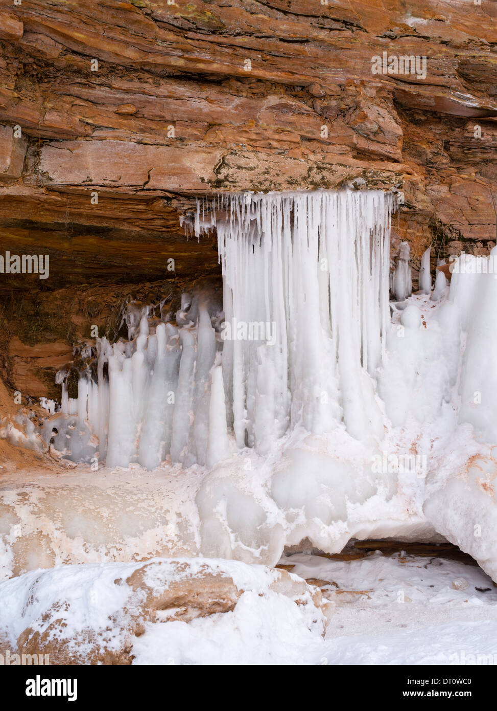 Color photograph, detail, of the Apostle Island Ice Caves, Makwike Bay ...