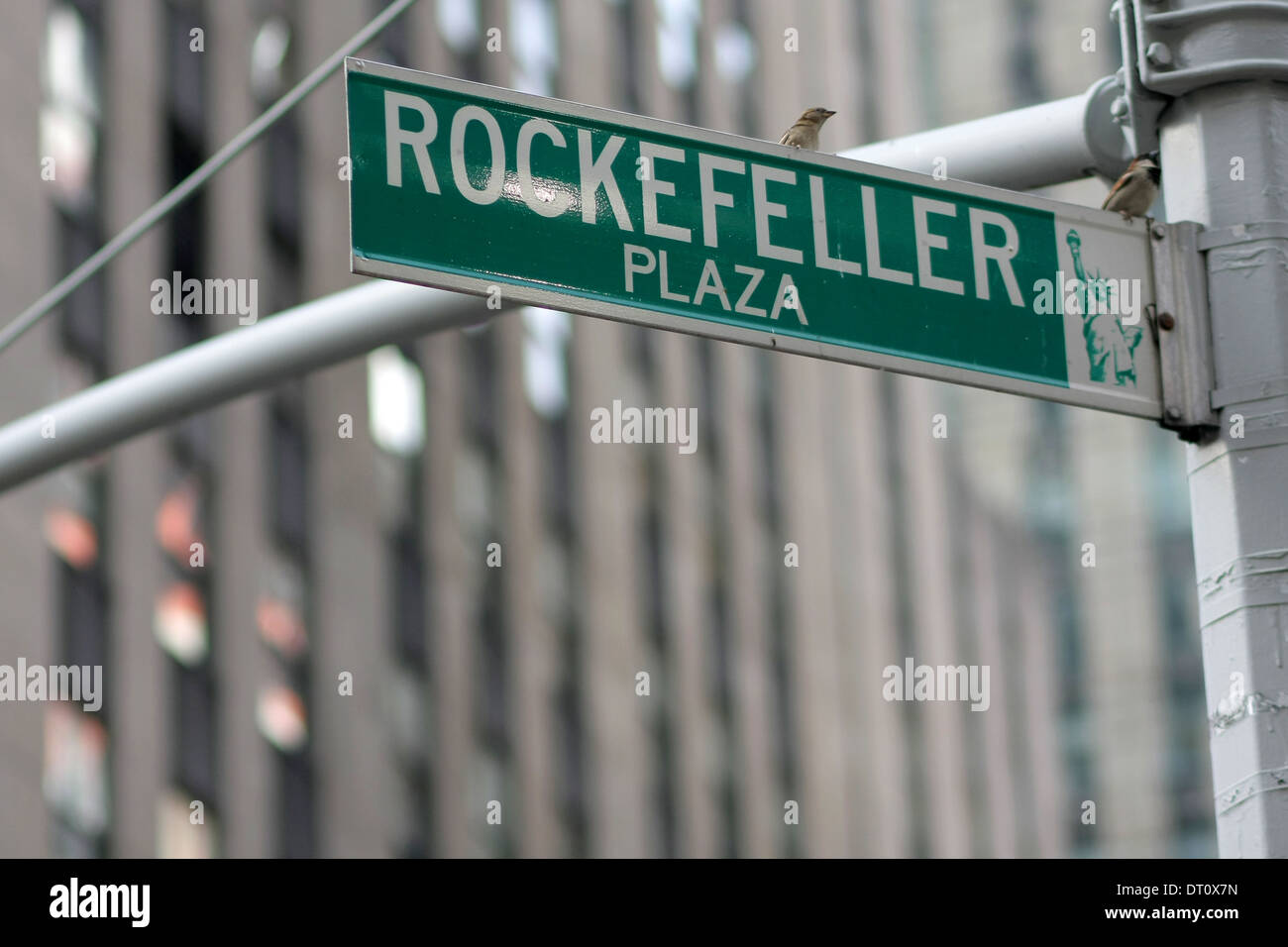 Rockefeller plaza sign hi-res stock photography and images - Alamy