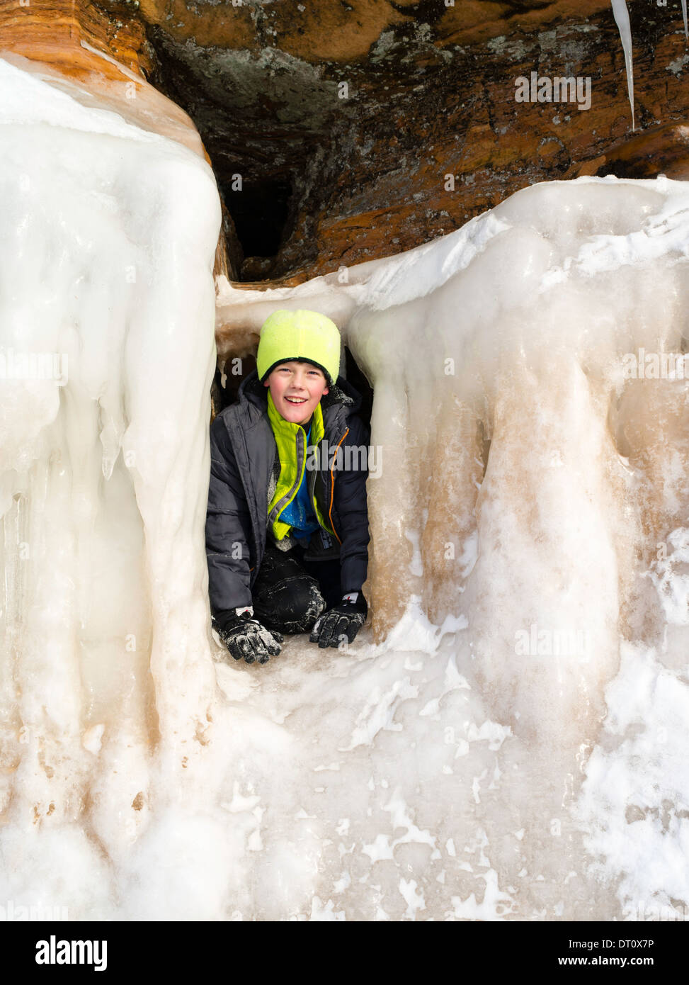 Tourist people front ice cave hi-res stock photography and images - Alamy