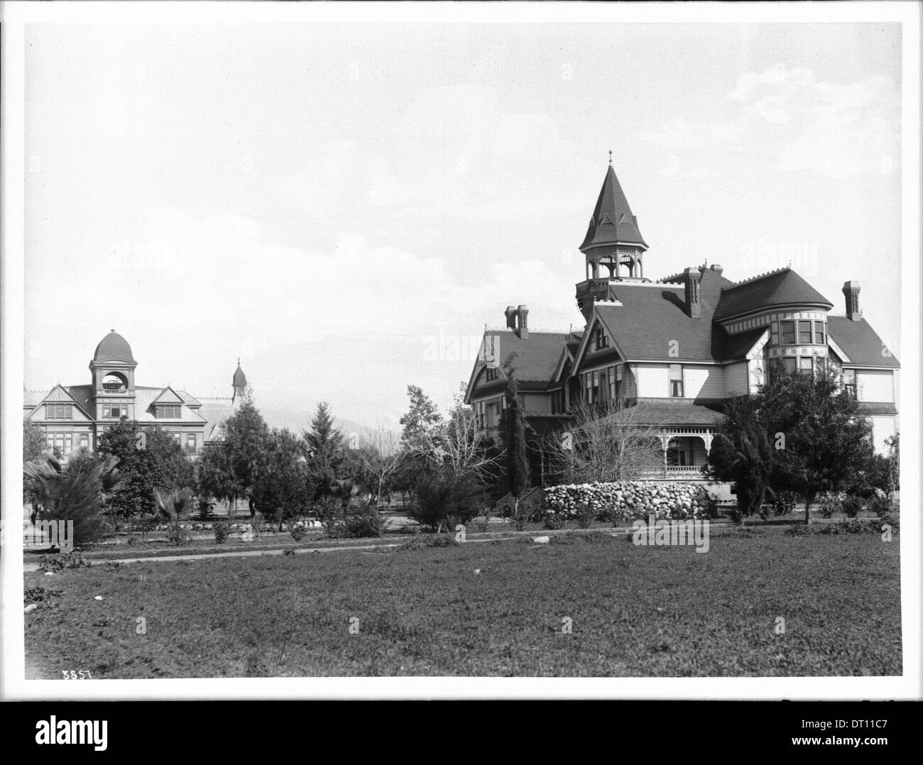 Exterior view of Pomona College, Claremont, 1907 Stock Photo - Alamy Exterior view of Pomona College, Claremont, 1907 Stock Photo - Alamy