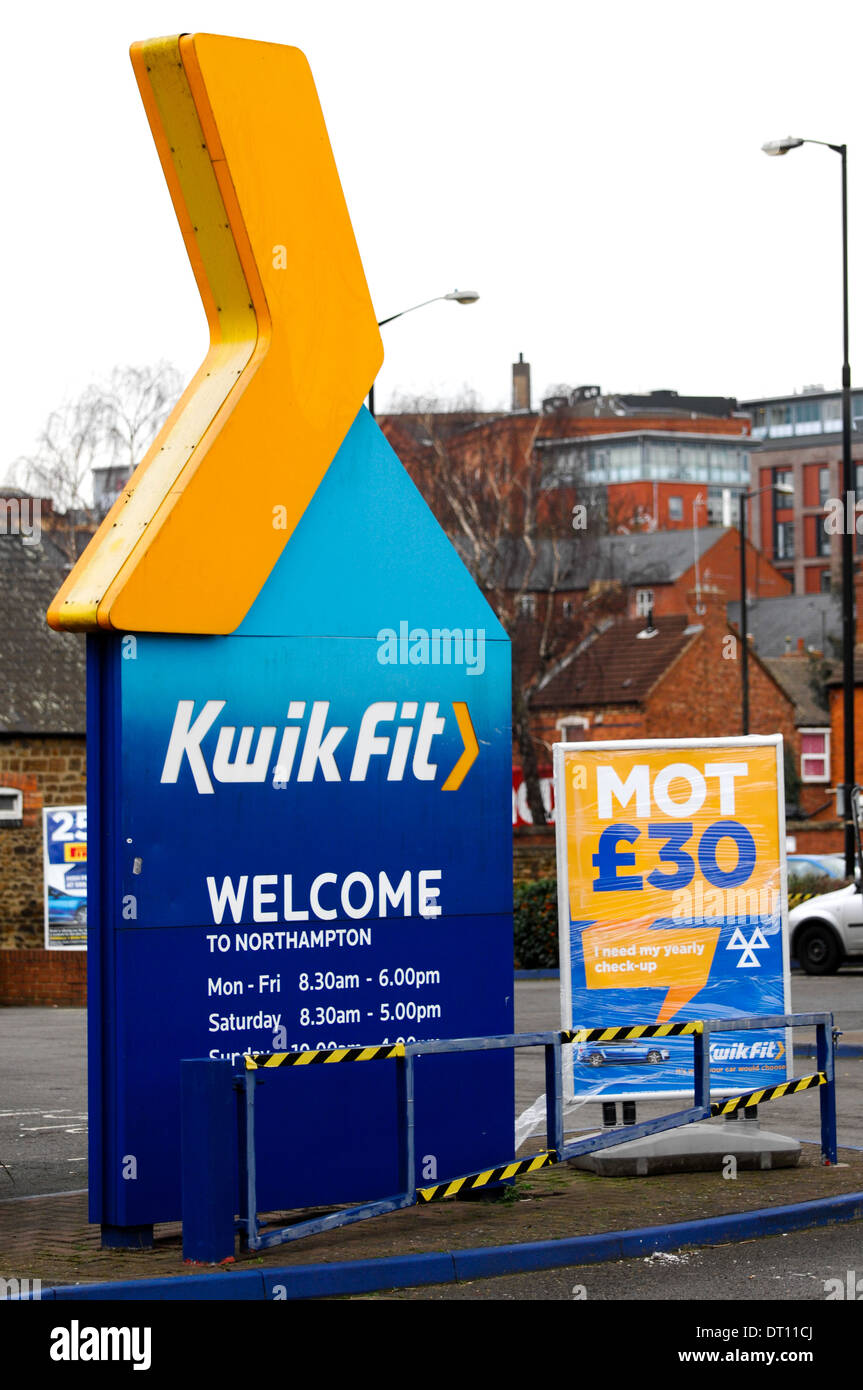 Kwik fit hi-res stock photography and images - Alamy