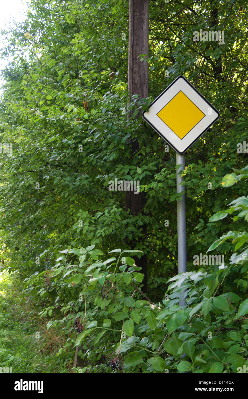 Bush road sign hi-res stock photography and images - Alamy