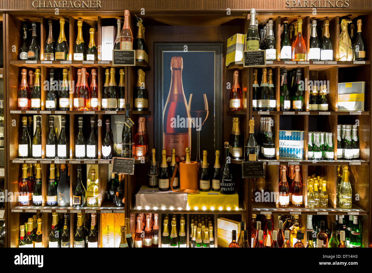 Champagne bottles store hi-res stock photography and images - Alamy